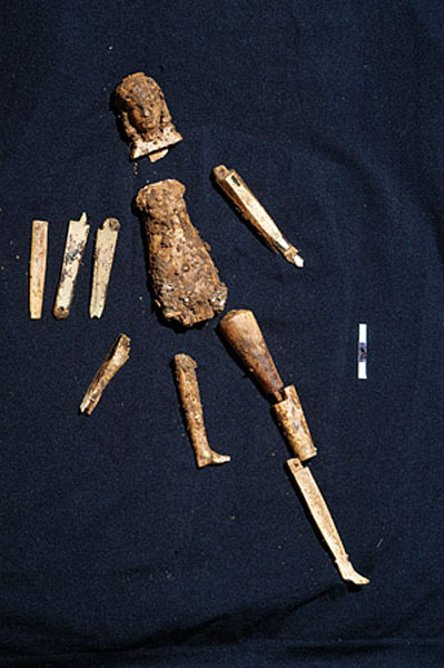 Family Secrets - Archaeology Magazine Archive