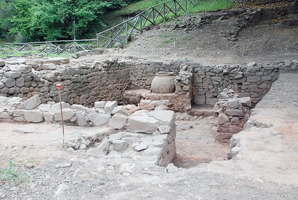 Archaeology Magazine - Unraveling the Etruscan Enigma - Archaeology ...